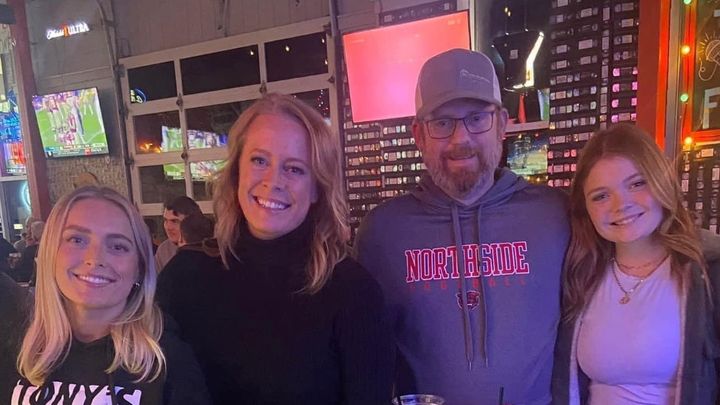 Fundraiser by Sarah Daigle : Stand with Kris Her Family in Cancer Beat Down