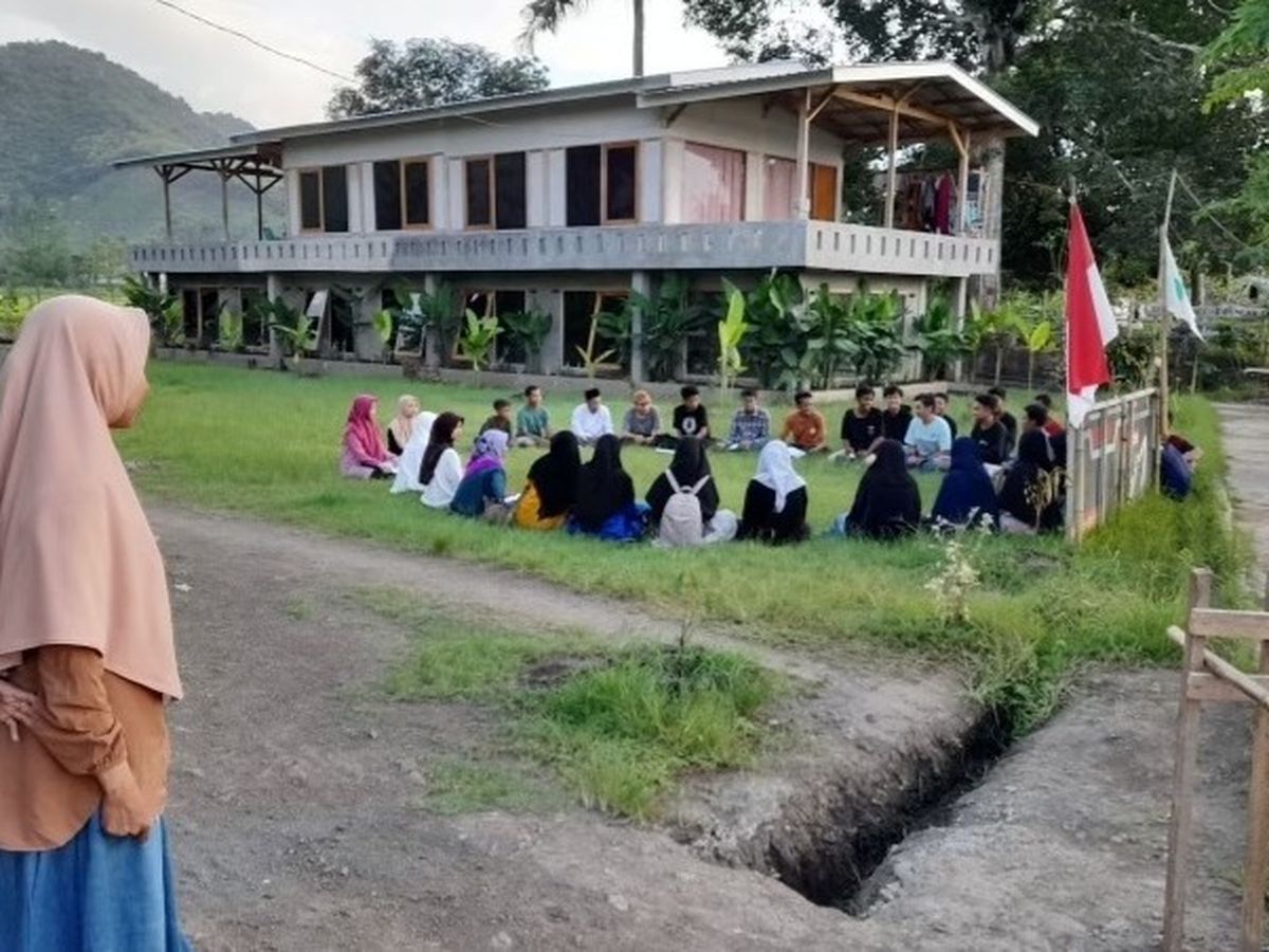 Fundraiser by Bella Poll : Support WeSAVE Kreatif School - Sumbawa ...