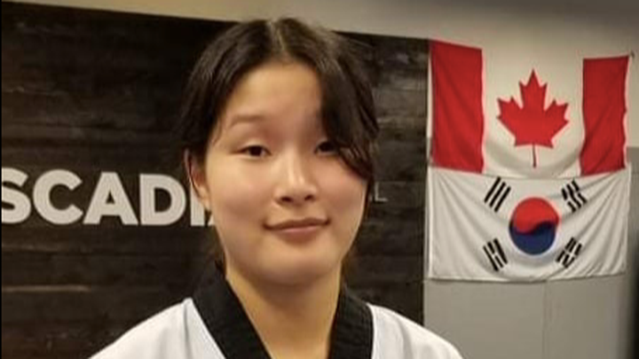 Fundraiser for Bee Han by Yesol Park : Plane ticket to attend her dad's ...