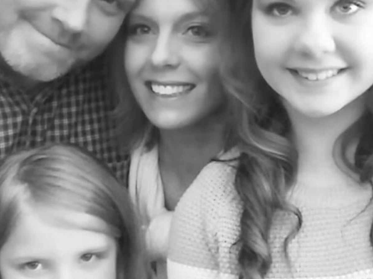 Angie Holt's Instagram, Twitter & Facebook on IDCrawl