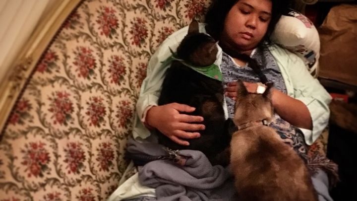 Fundraiser by Rhodora Jacob : Artist Injured Knee at Work