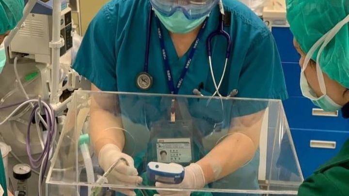 Fundraiser by Howard Smith : Intubation Boxes - covid patients