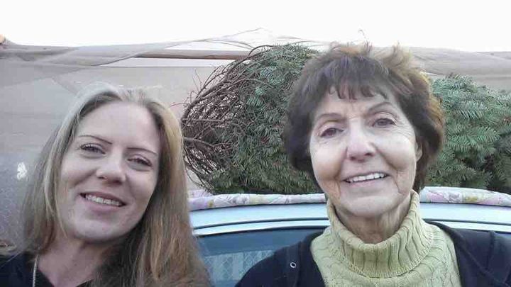 Fundraiser by Christy Tarr : Please help me bury my mom….