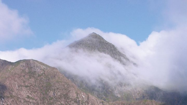 Fundraiser by Daisy Cowan : Hike snowdon for bereavement suit at ...