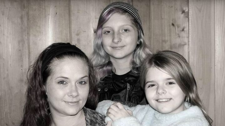 Fundraiser by Monique Proctor : Shanalee Rose Mullins (Couch)