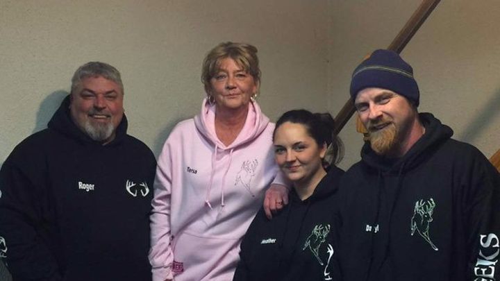 Fundraiser by Mike Salzano : Help the Meeks /Elwood family