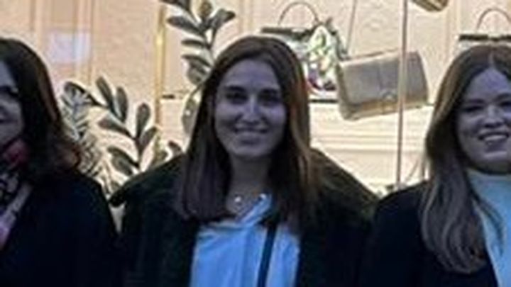 Fundraiser by Sasha Saunders : Helaina Leaving