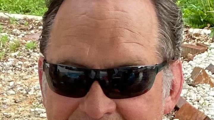 Fundraiser by Stephen Markey : Dennis Hills Medical Bills