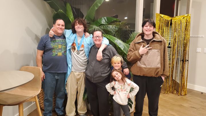 Fundraiser by Lindsay Erickson : Family needs a bit of help to pay rent!