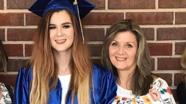 Fundraiser by Megan Fuqua : Mom & Financial