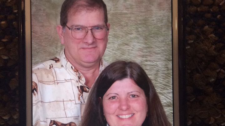 Fundraiser for Laura Linden by Valerie Kohler Abney : Help the Lindens