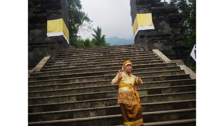 Fundraiser by Myra Djauhari : Mom's Colon Cancer Surgery