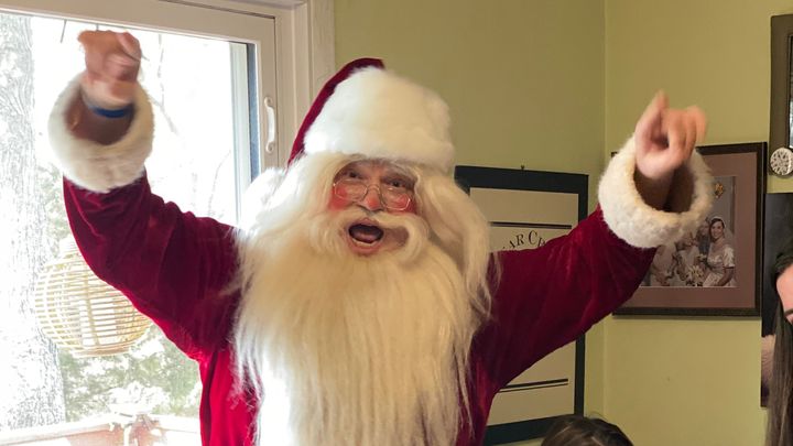 Fundraiser by Elliott Curran : SANTA HELPING FRIENDS IN NEED