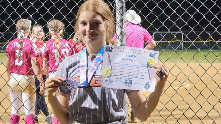 Fundraiser by Dylan Elias : Help Scarlet Get Her Dream Softball Bat