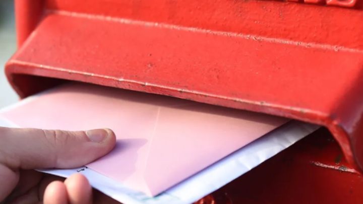 Fundraiser by Joanna Roscoe : Christmas present for Penn road postman Simon