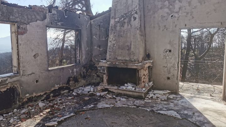 Fundraiser by Raymond Meijer : Rebuild family home