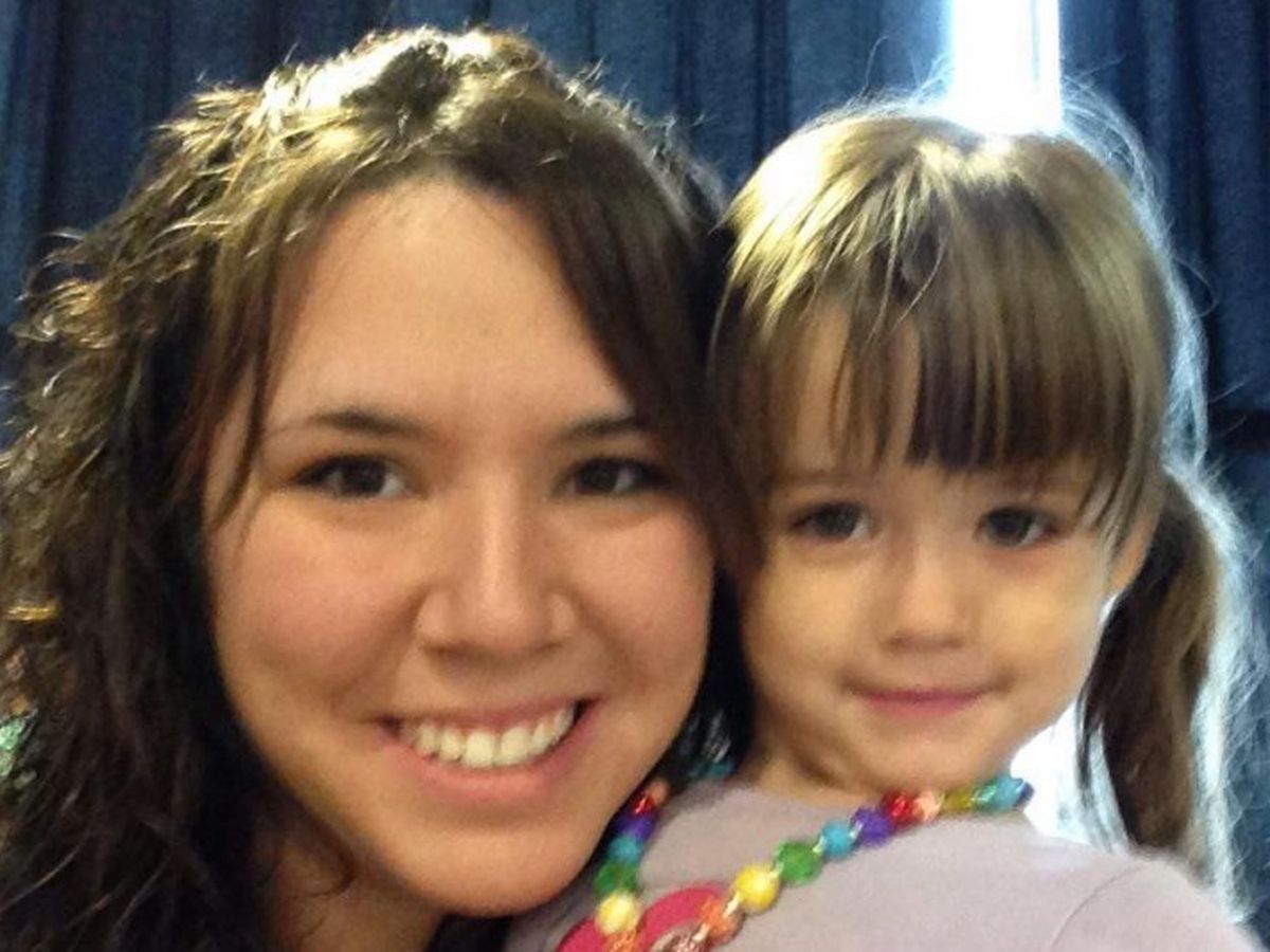 Amanda Hewitt's Instagram, Twitter & Facebook on IDCrawl