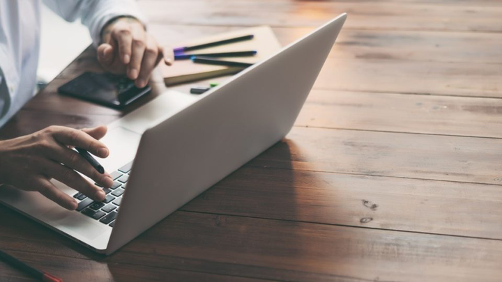 Fundraiser by Melanie Schaus : Un ordi pour un rêve de vie