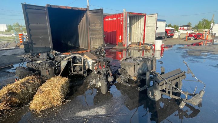 Fundraiser for Jacques Lebel by Jacques Lebel : Piste drag PONT-ROUGE