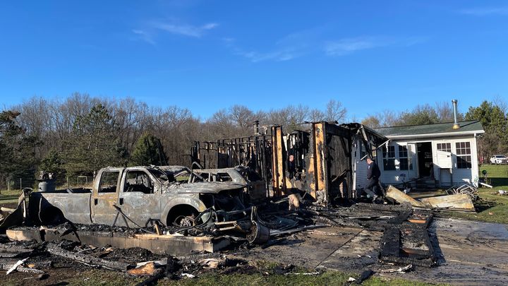 Fundraiser for Melissa Sidebottom by John Barkley : Help for fire relief