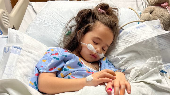 Fundraiser by Sarah Dover : Elsa’s family’s expenses while in the hospital