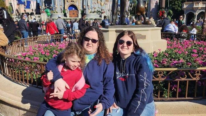 Fundraiser by Robert L Phillips : My brother Chris Phillips and his family