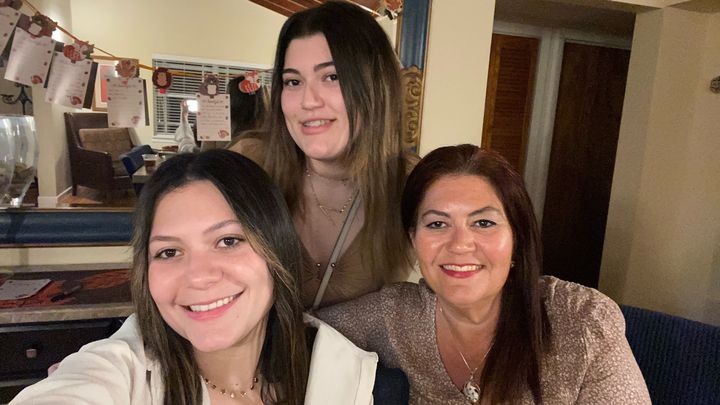 Fundraiser for Carolina Colon by Beatriz Morejon : Maru’s family