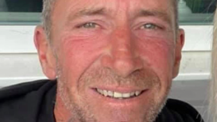 Fundraiser by Amy McMurdie : Donate to help the family of Dean Roberts.